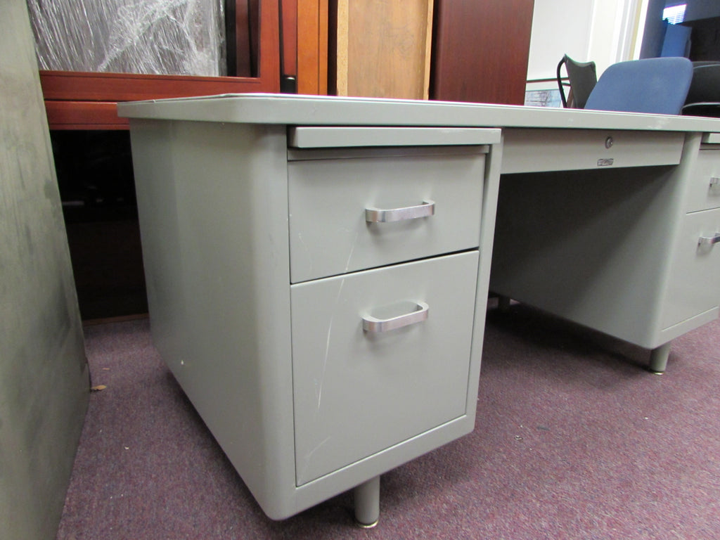 Used Wood & Metal Desks - Recycled Office Furnishings